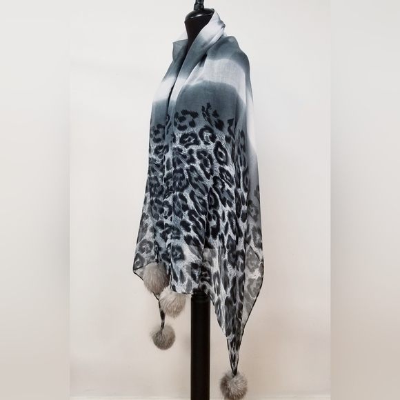 Mitchie's | Accessories | Mitchies 79 Shawl With Fox Fur | Poshmark